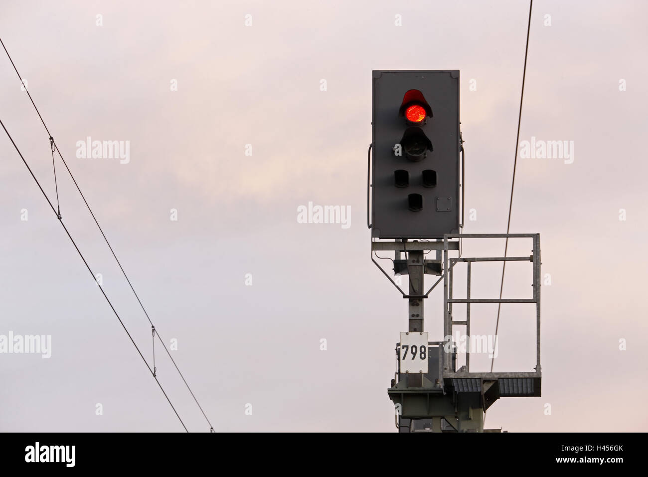 Red rail signal hi-res stock photography and images - Alamy