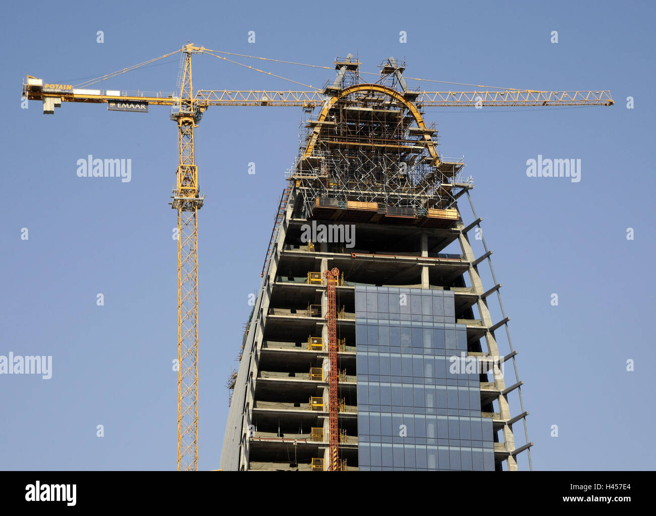 Scaffolding high rise building new construction hi-res stock ...