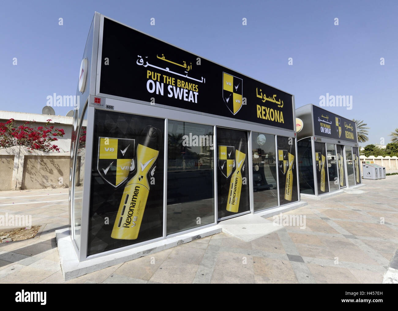 Air conditioned bus stop hi-res stock photography and images - Alamy