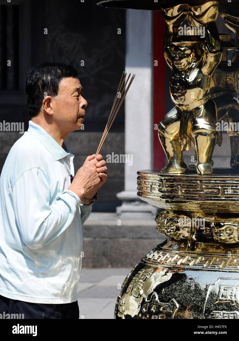 Joss stick hi-res stock photography and images - Alamy