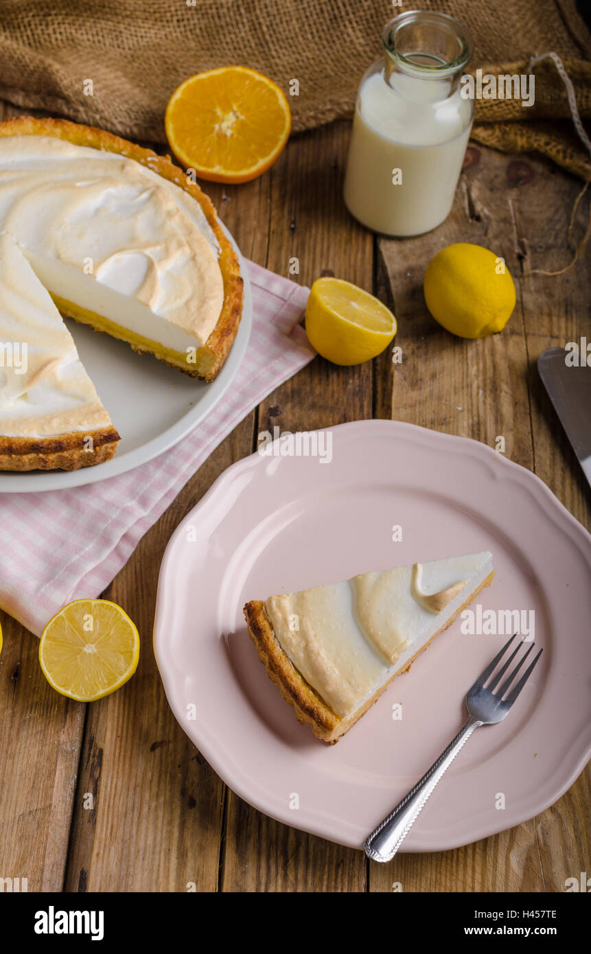 Lemon cheesecake, very simple delicious cake, rustic corners of dough ...