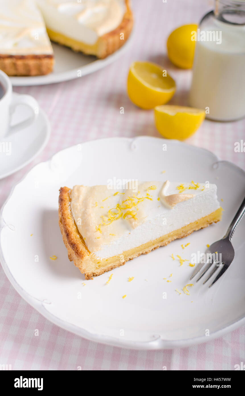 Lemon cheesecake, very simple delicious cake, rustic corners of dough ...