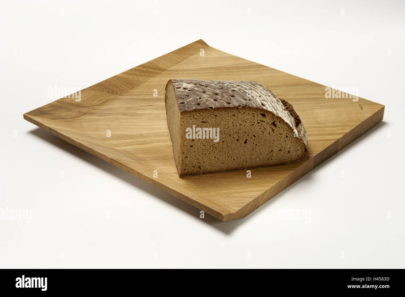 Bread, chopping board Stock Photo - Alamy
