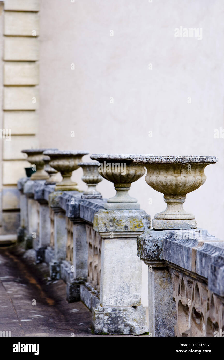 Stone balustrade garden hi-res stock photography and images - Alamy