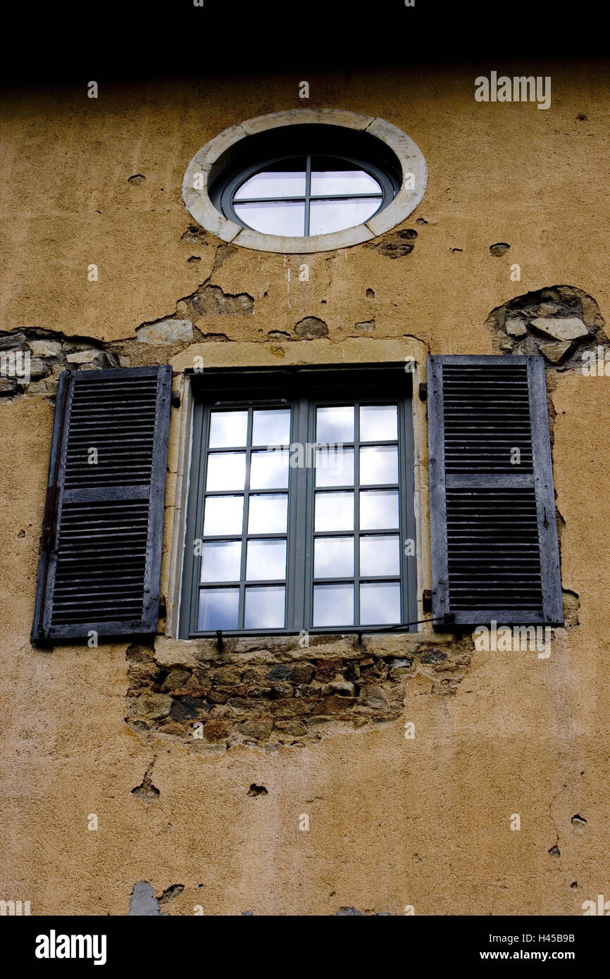 Castle, wall of a house, window, reflection Stock Photo - Alamy