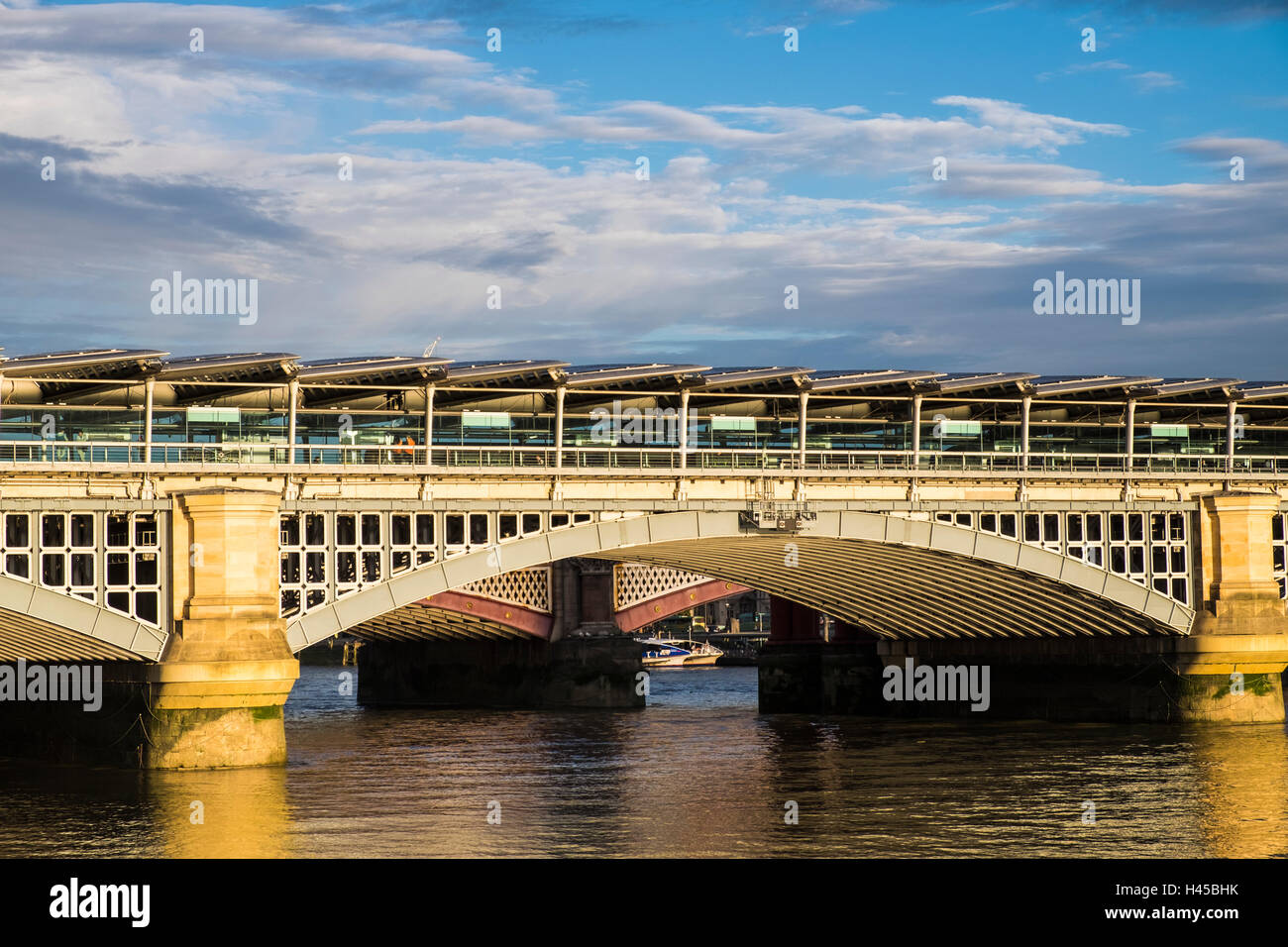Blackfriars bridge station, London, England, U.K Stock Photo - Alamy