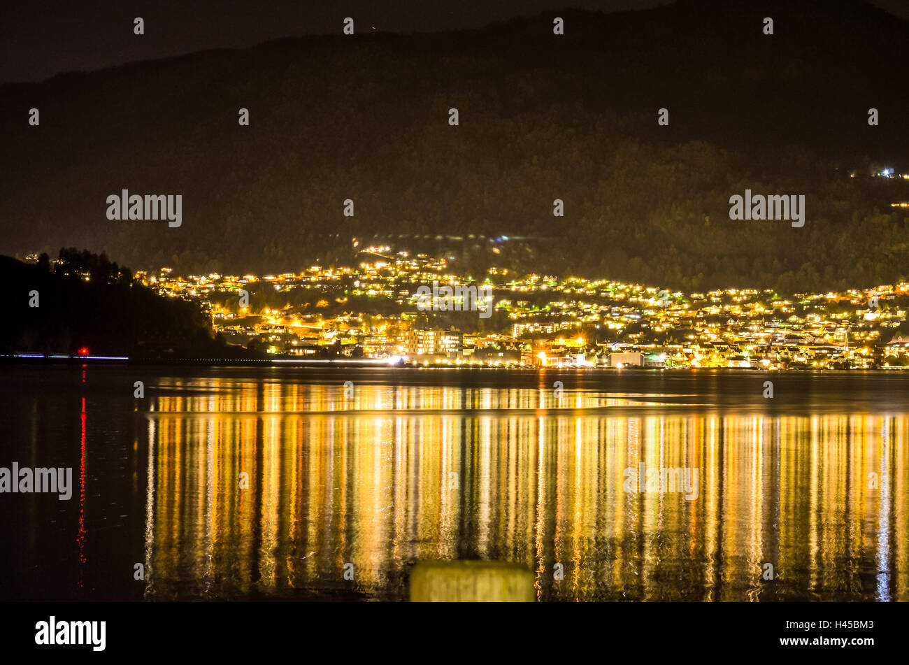 Village night hi-res stock photography and images - Alamy