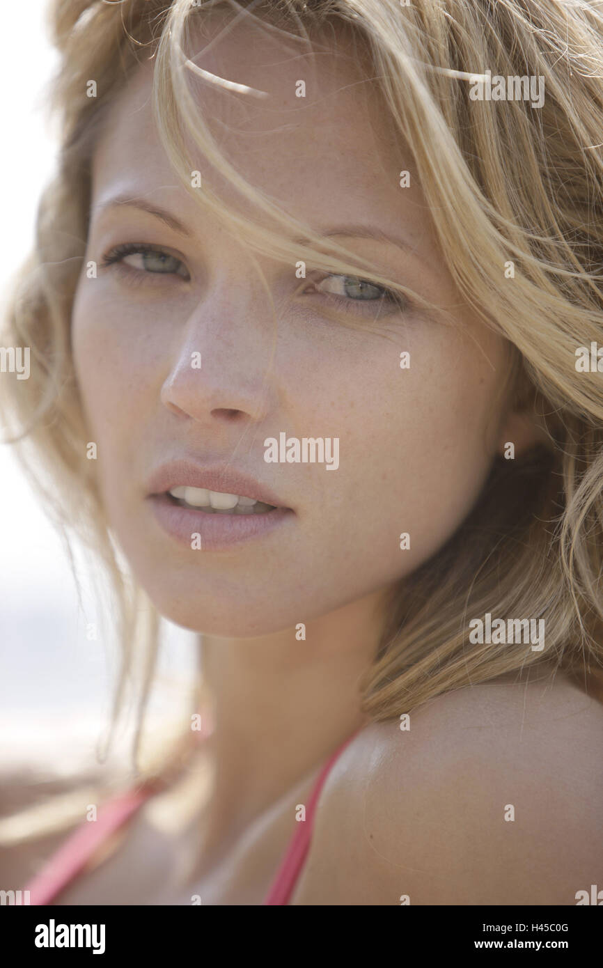 Woman, young, blond, portrait, cut out Stock Photo - Alamy Woman, young, blond, portrait, cut out Stock Photo - Alamy