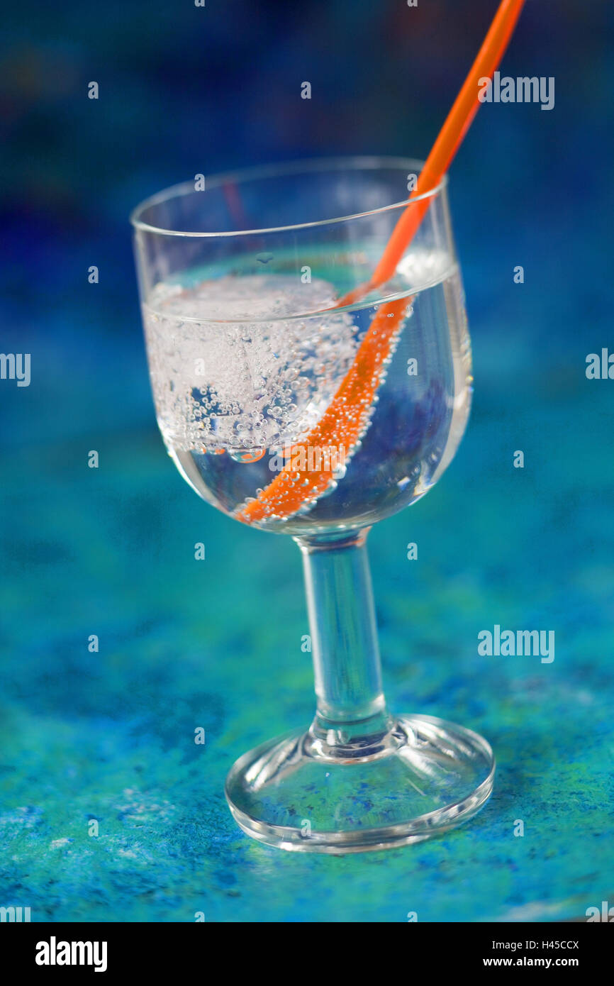 Ice cubes and glass of water hi-res stock photography and images - Alamy