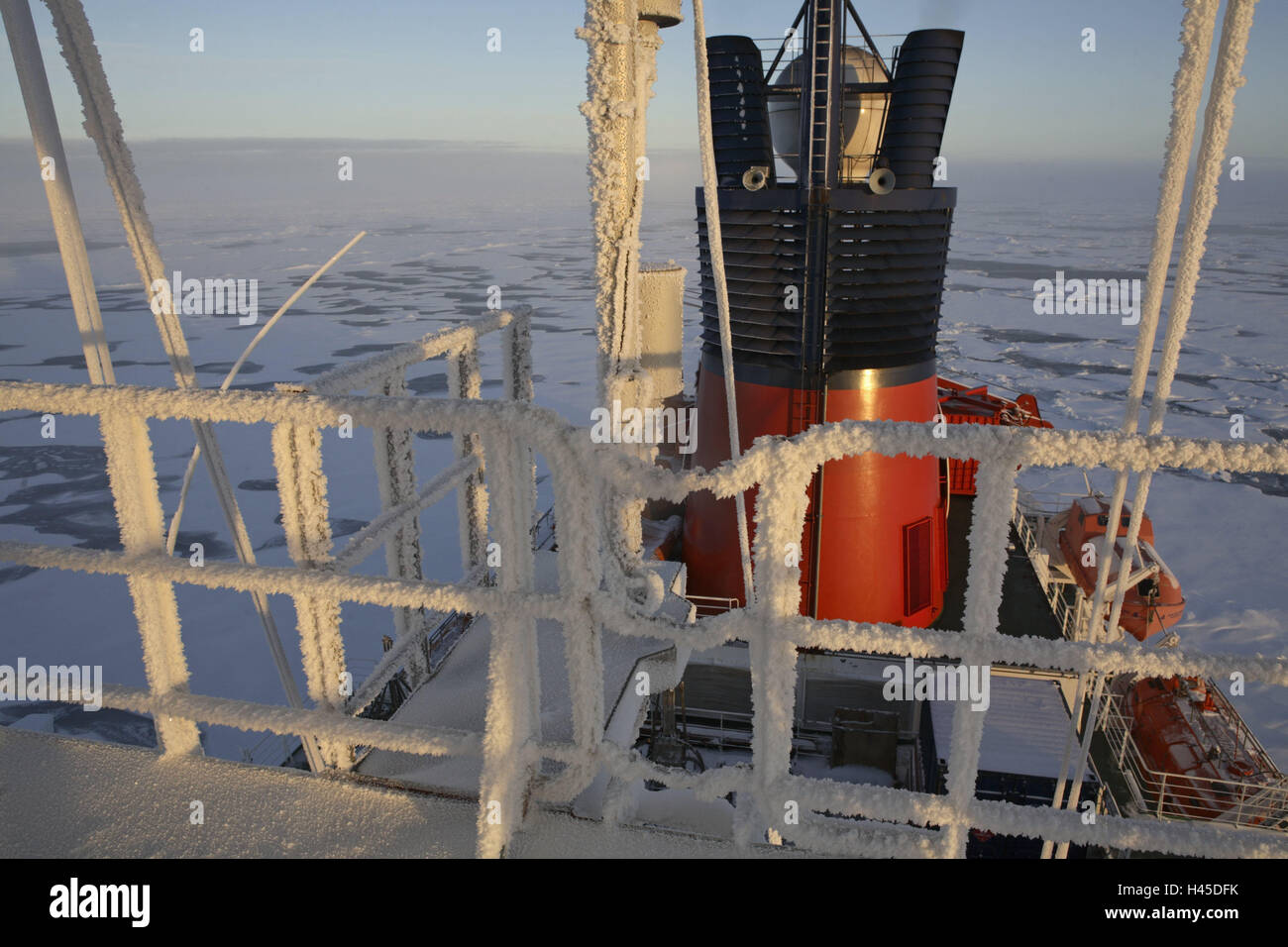 Arctic ocean, pack ice, ship 'Polarstern', detail, for editorial use ...