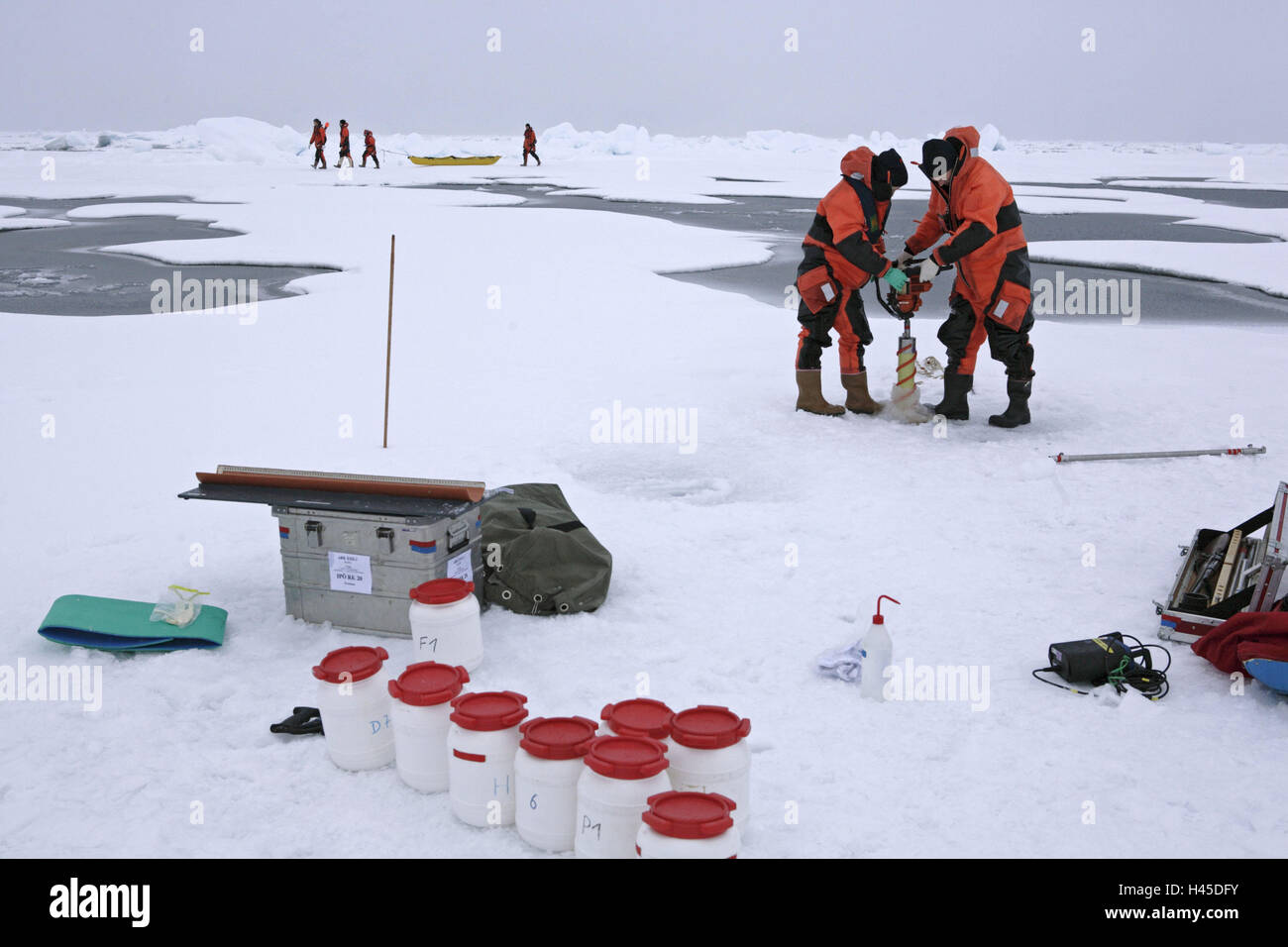 Arctic ocean, pack ice, researcher, only editorially, Mau Reportage ...