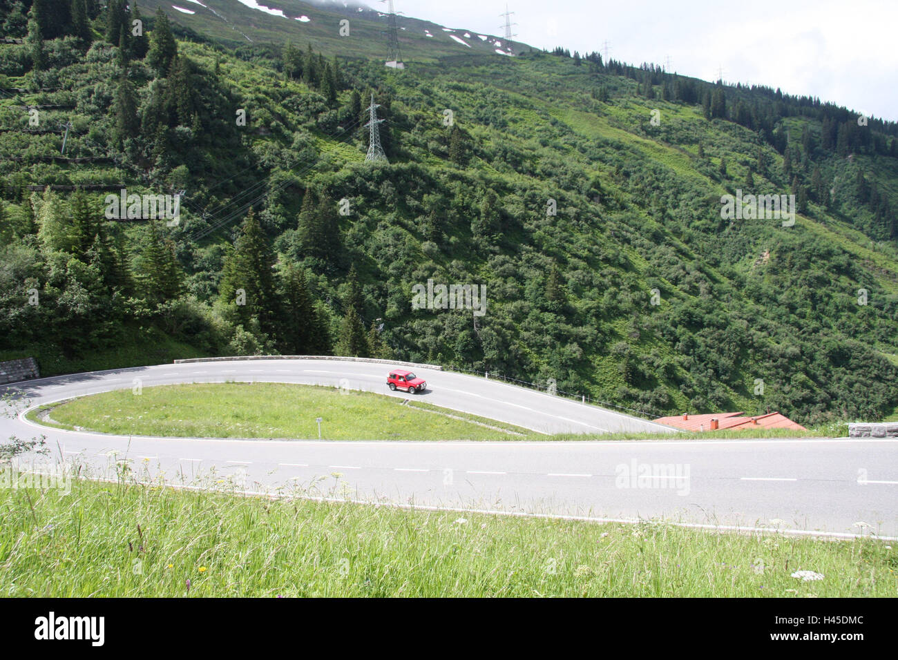 Austria, Vorarlberg, Arlbergpasshöhe, street, car, mountain Arl ...