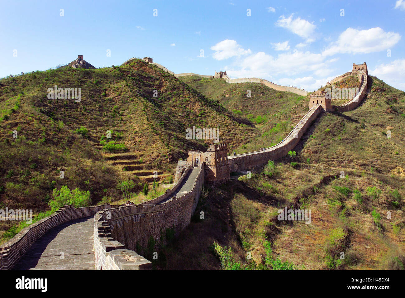 China, Great Wall, towers, mountain landscape Stock Photo - Alamy