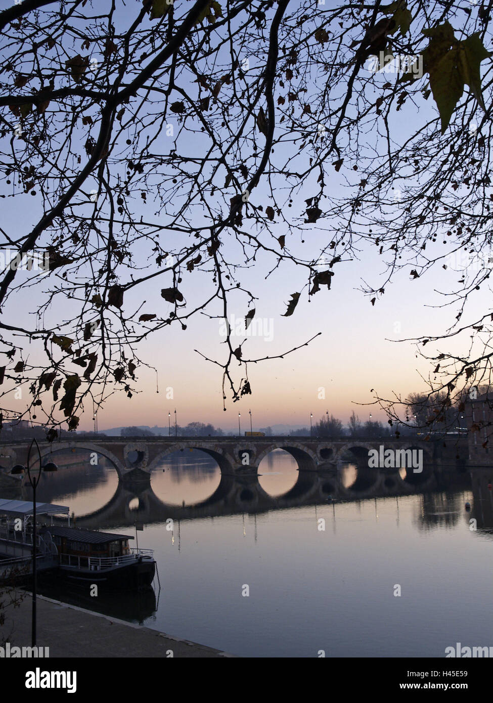 France, Toulouse, bridge Pont Neuf, river Garonne, dusk Stock Photo - Alamy