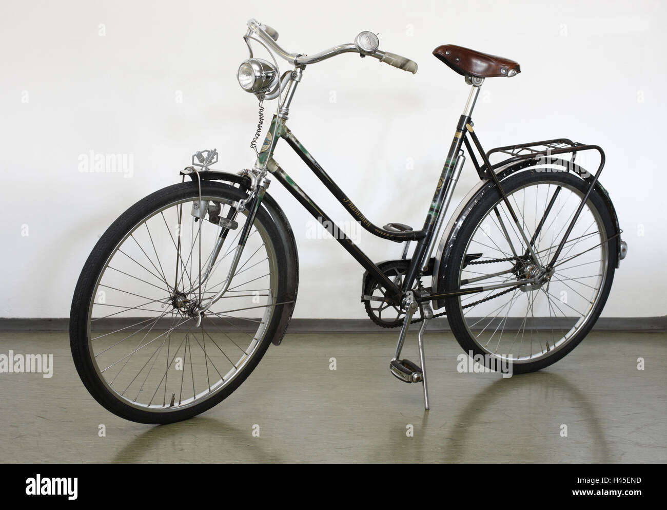 Old Bicycle 50s High Resolution Stock Photography and Images - Alamy