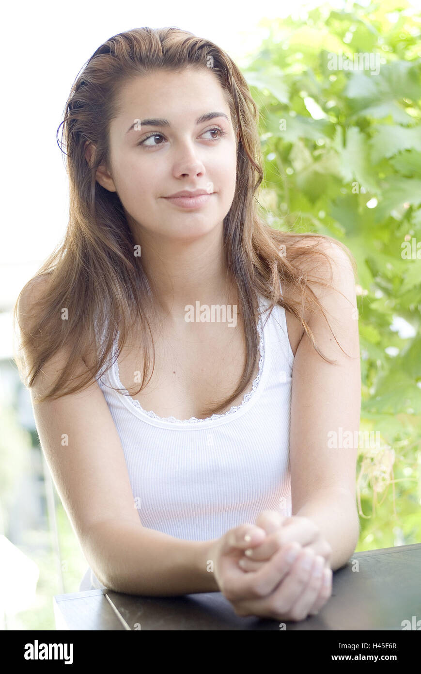 Girls, hairs openly, view side view, portrait Stock Photo - Alamy