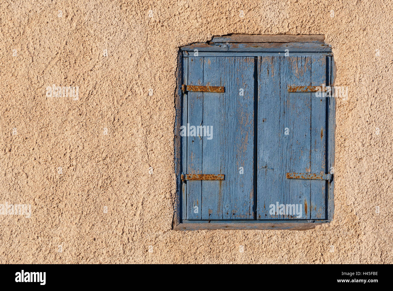 detail of traditional Cycladic house on Santorini with window with ...