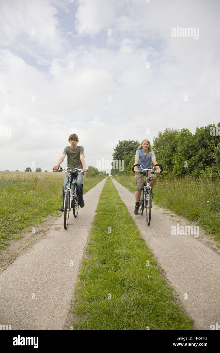 Two persons bicycle hi-res stock photography and images - Alamy