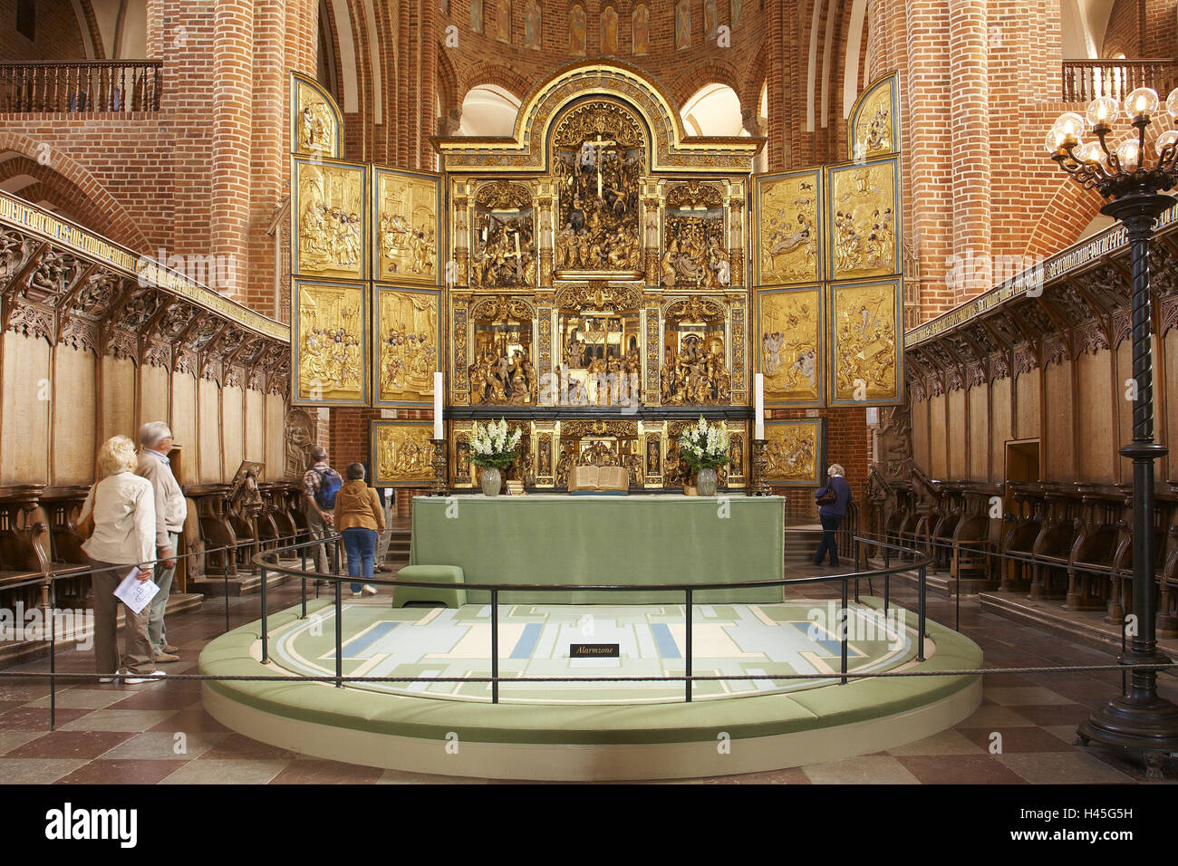 Denmark, Roskilde, cathedral, visitor, choral room, altar Stock Photo ...