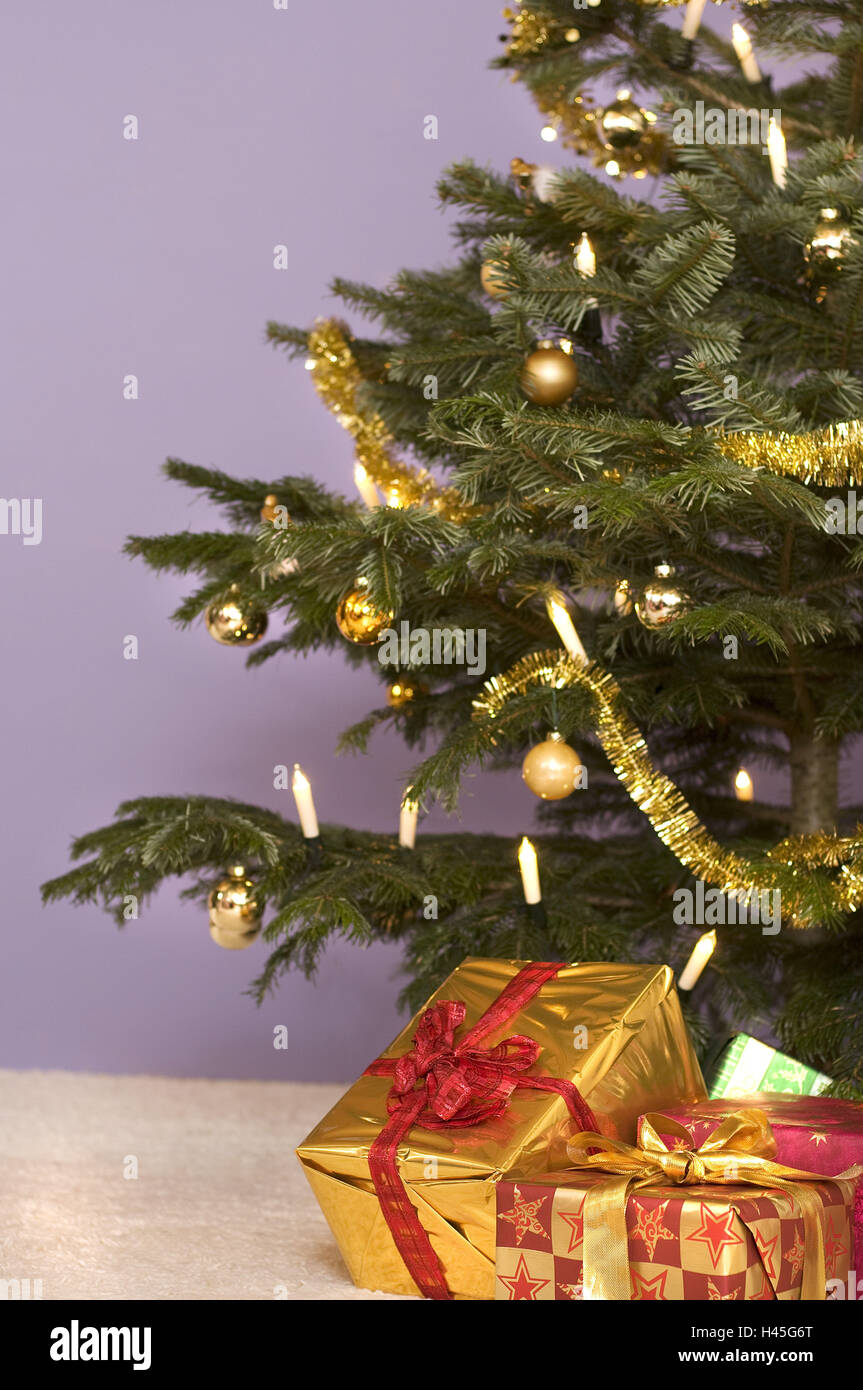 Christmas tree, presents Stock Photo - Alamy