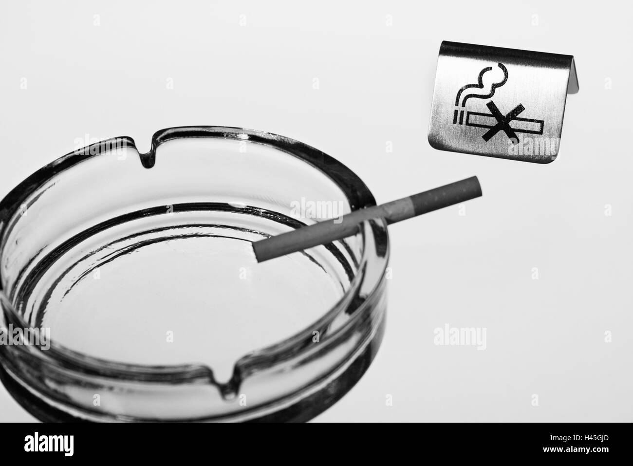 Child smoking cigarette High Resolution Stock Photography and Images ...