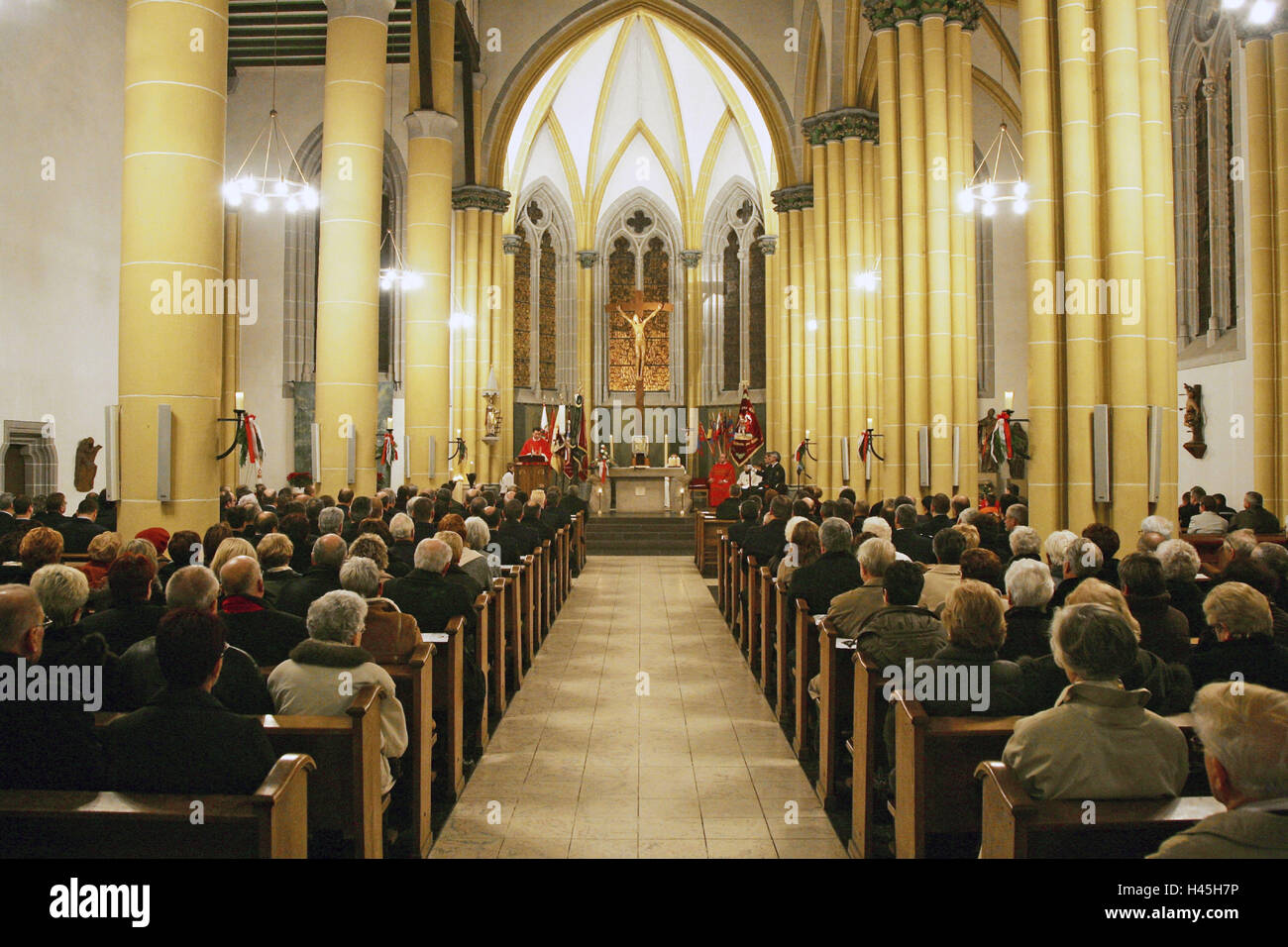 Church, indoors, mass, visitors Stock Photo - Alamy