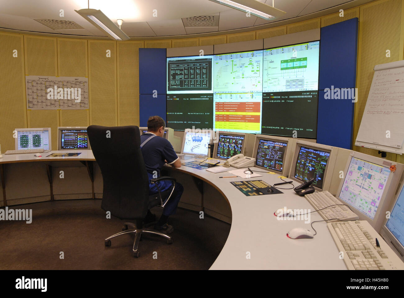 Control booth hi-res stock photography and images - Alamy