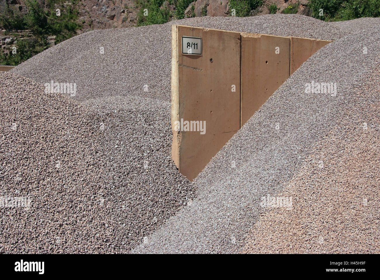 Grit production hi-res stock photography and images - Alamy