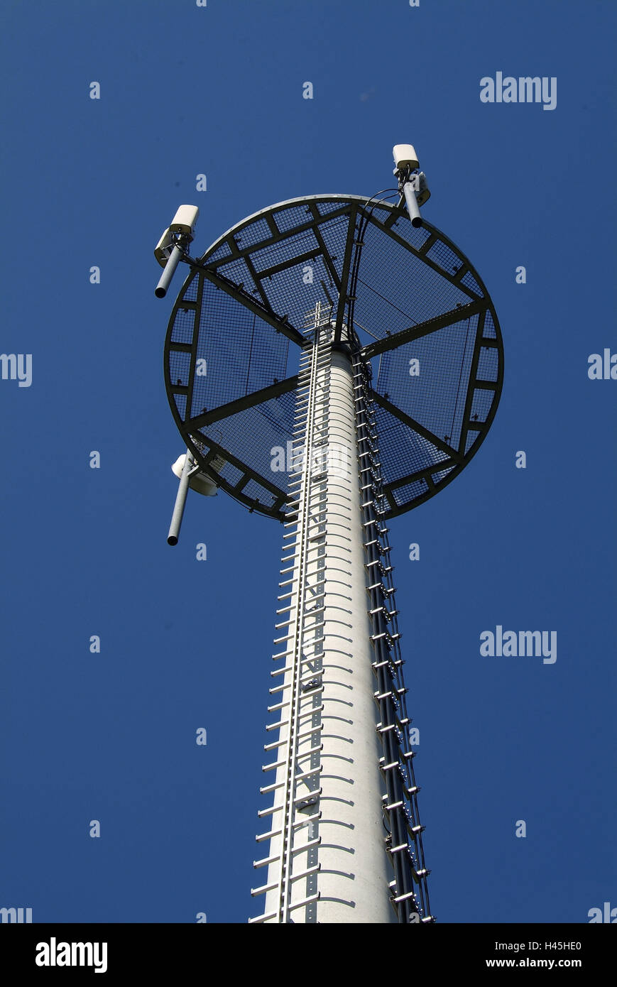 Directional antennas, radio mast Stock Photo - Alamy