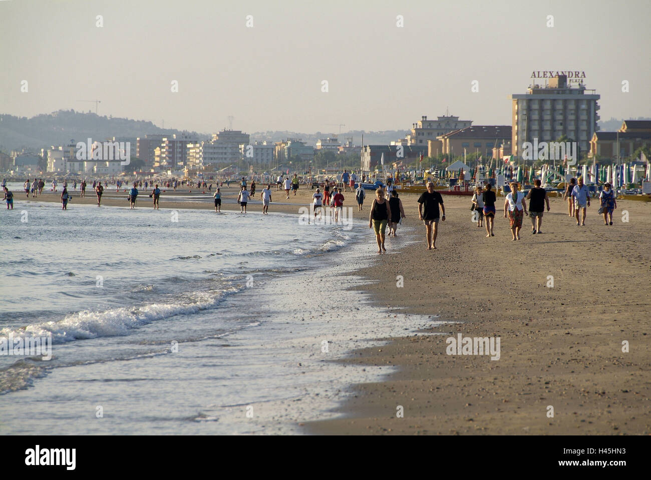 Italy, Emilia-Romagna, Adriatic, Riccione, beach, tourists, evening ...