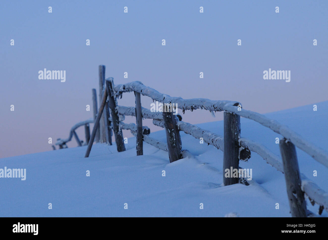 Austria border fence hi-res stock photography and images - Alamy
