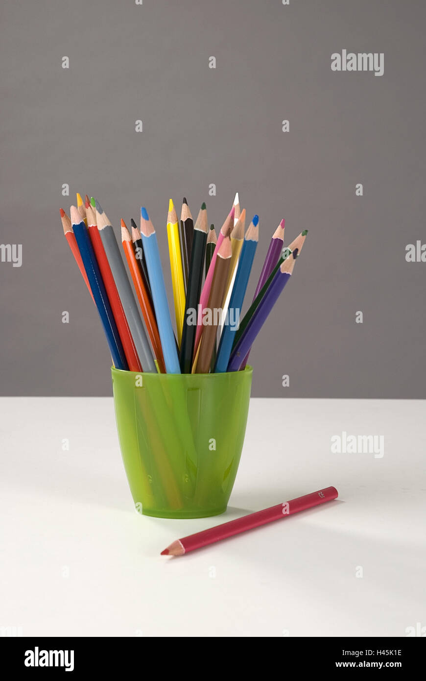 Coloured pens hi-res stock photography and images - Alamy