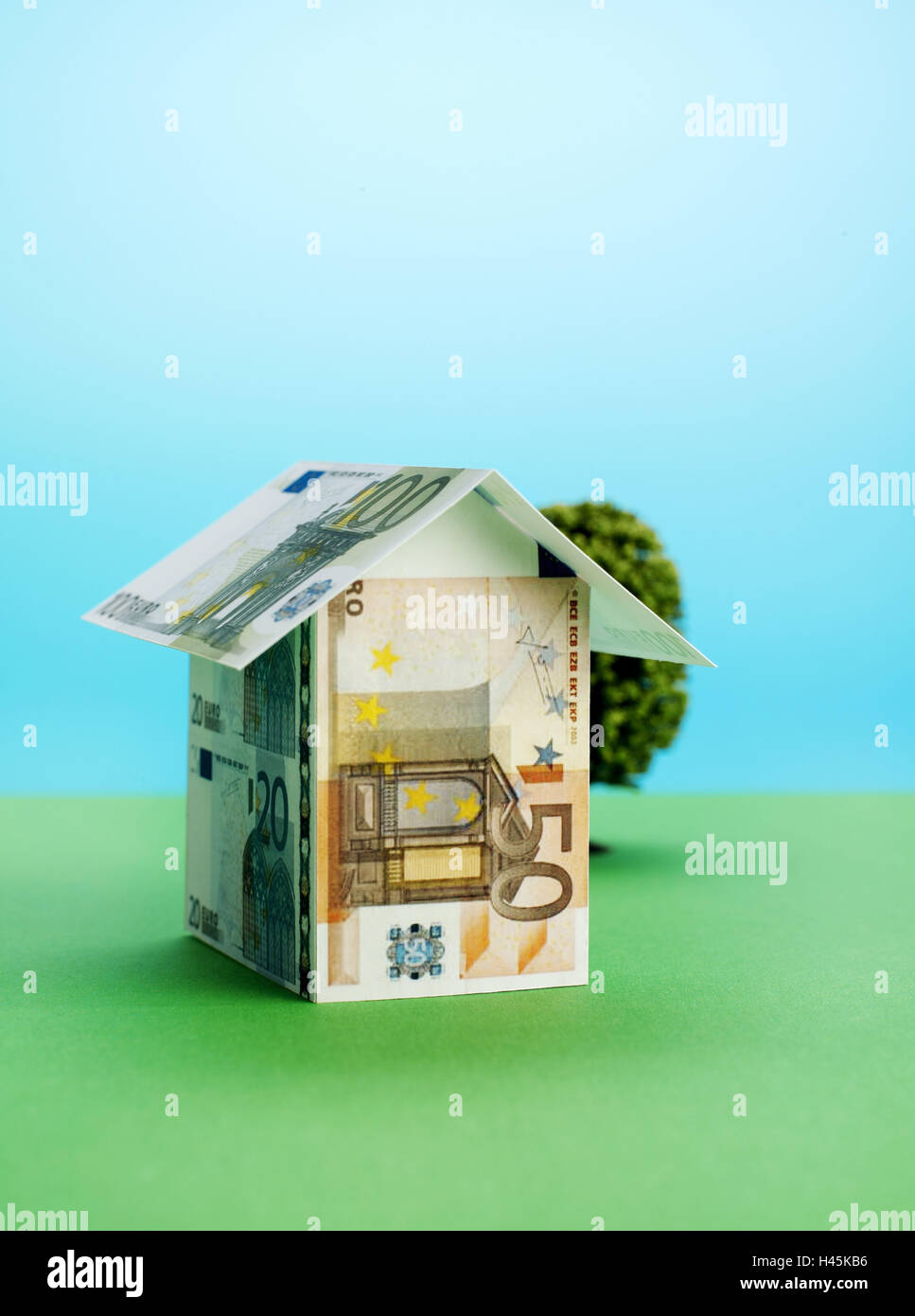 Money tree bank notes hi-res stock photography and images - Alamy