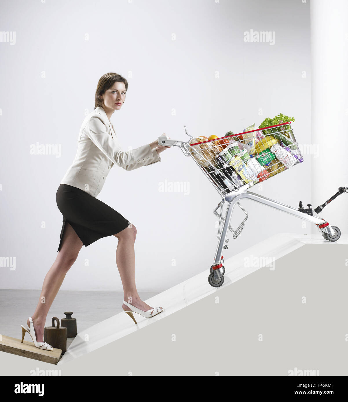Push carts hi-res stock photography and images - Alamy