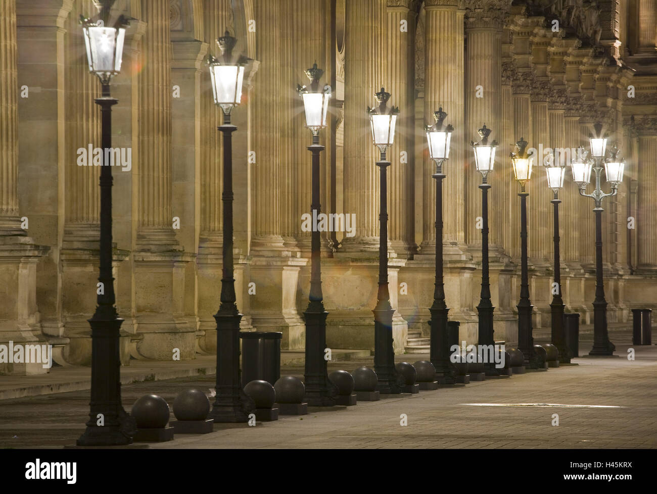 Louvre facade hi-res stock photography and images - Alamy