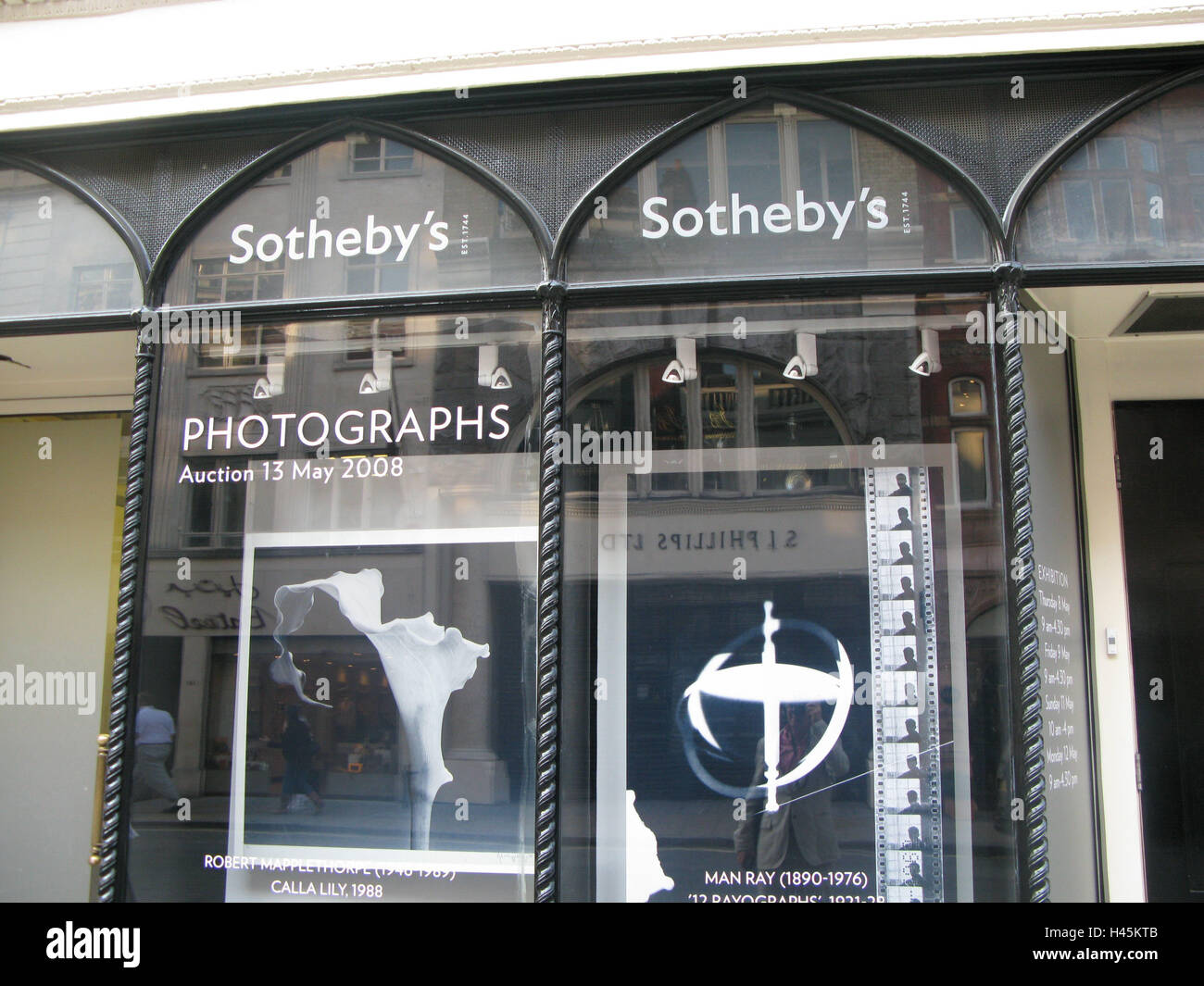 Sothebys window hi-res stock photography and images - Alamy