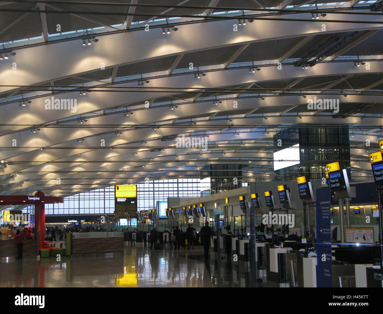 Great Britain, London, airport Heathrow, "terminal 5", England, town ...