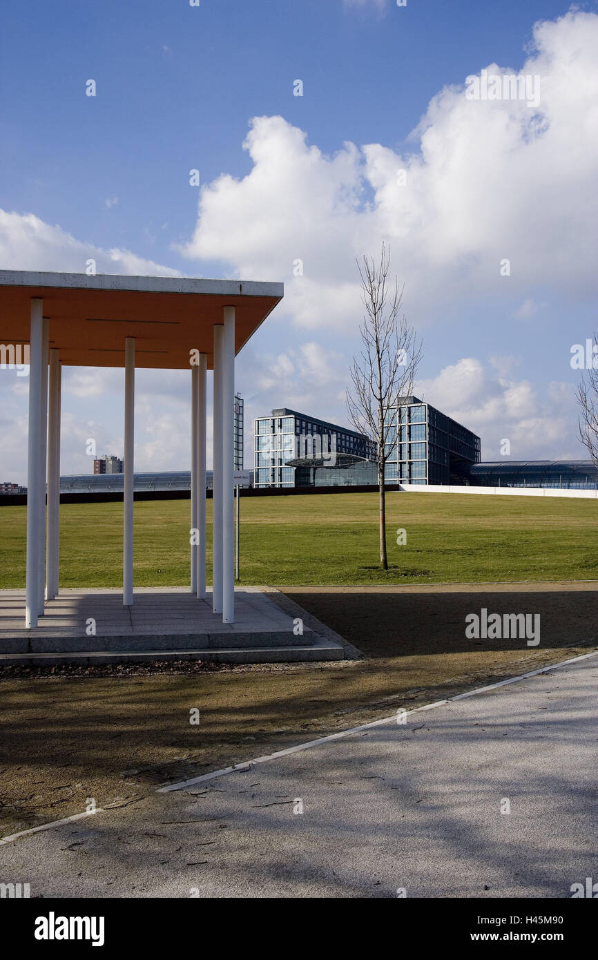 Germany, Berlin zoo, central station, Spree bow park, roof, pillars ...