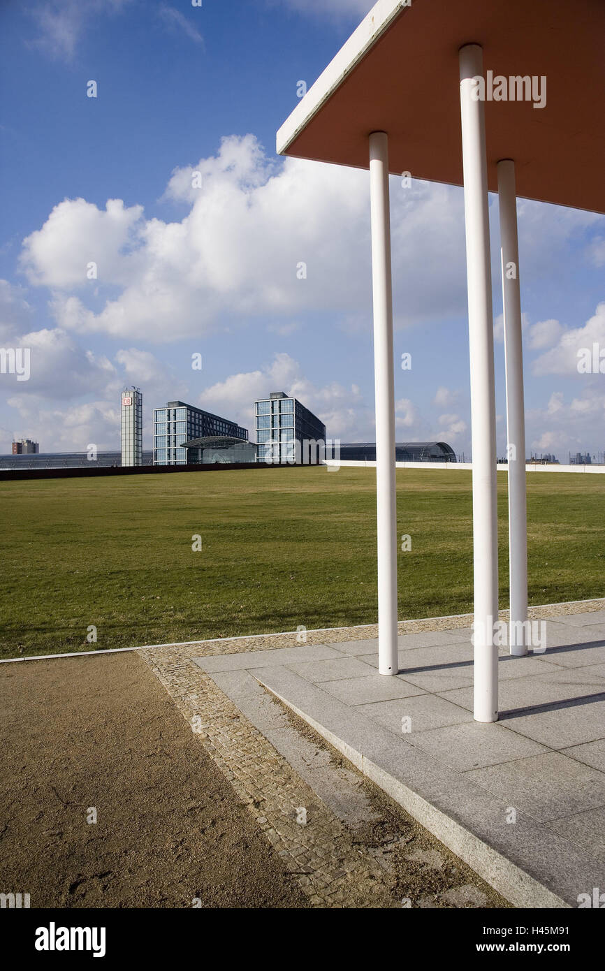 Germany, Berlin zoo, central station, Spree bow park, roof, pillars ...