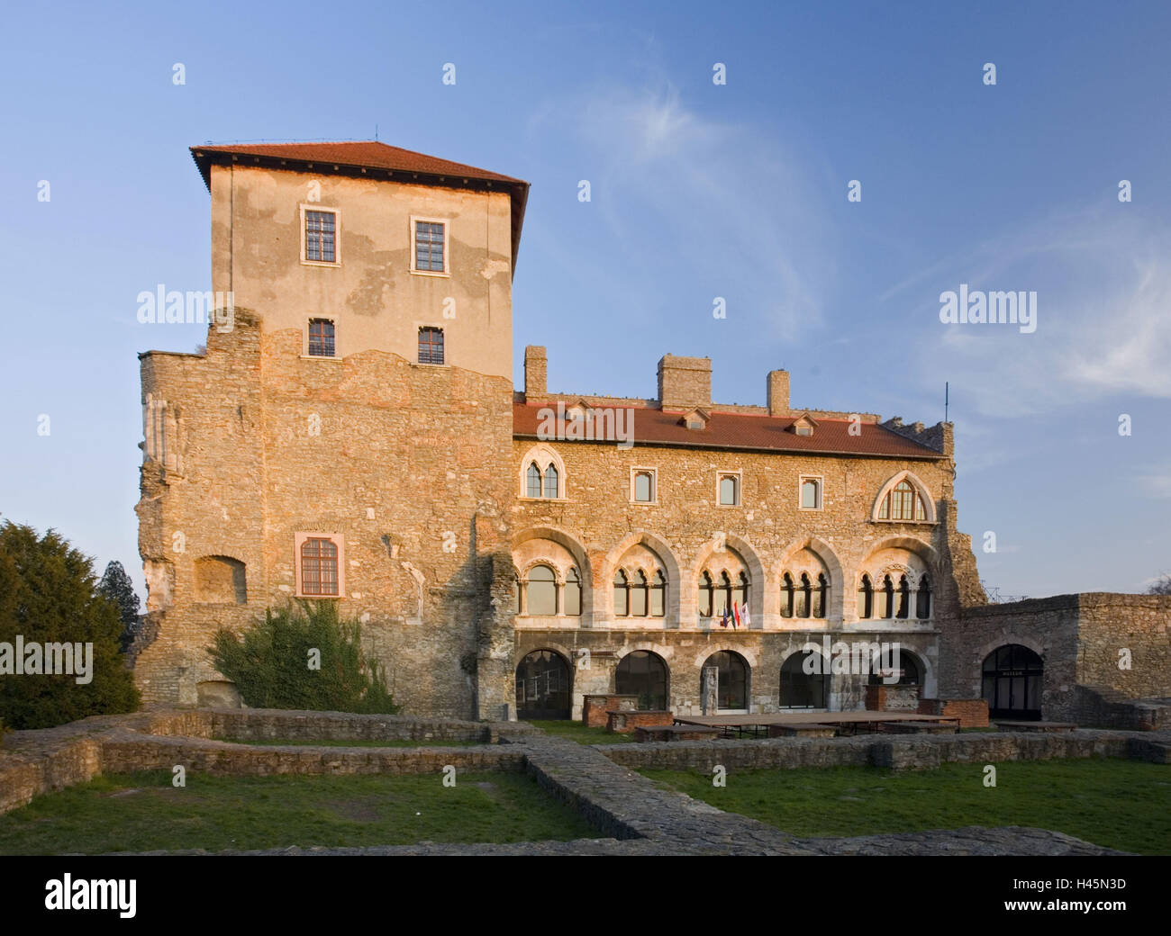 Hungary, Tata, castle Öregvar Stock Photo - Alamy