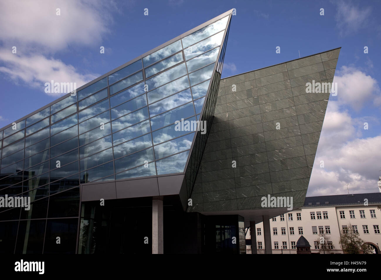 Reflector facade hi-res stock photography and images - Alamy