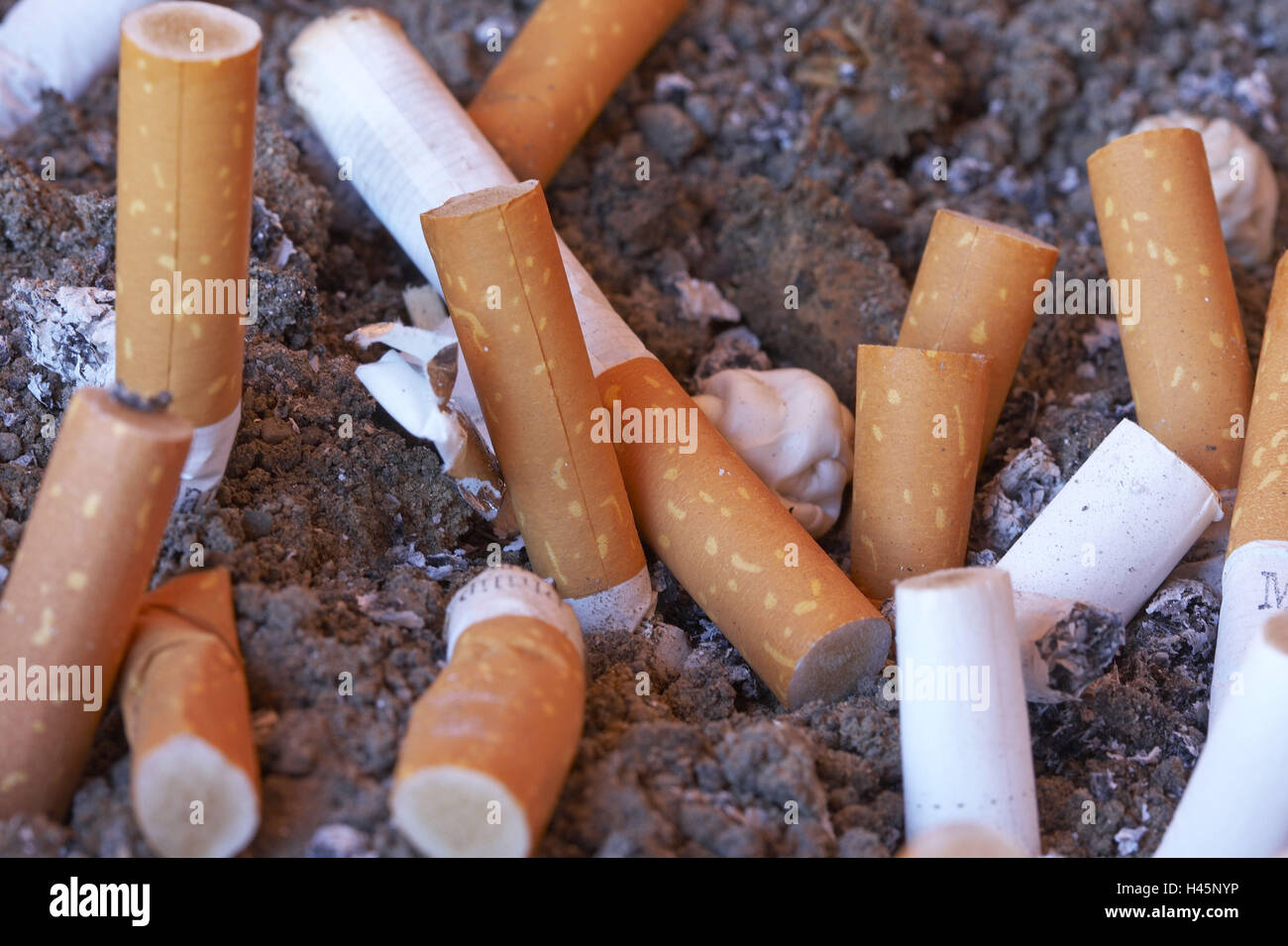 Ashtray with sand hi-res stock photography and images - Alamy