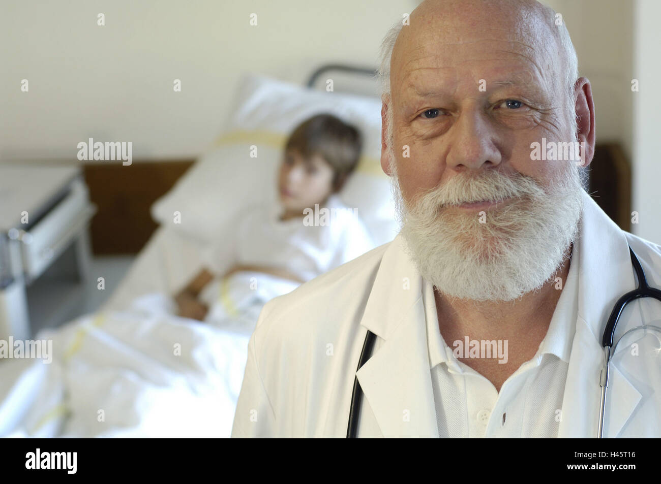 Full hospital ward hi-res stock photography and images - Alamy