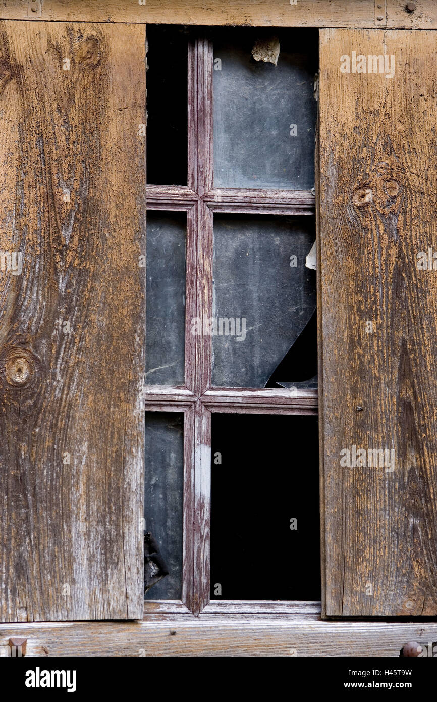 Broken window panes hi-res stock photography and images - Alamy