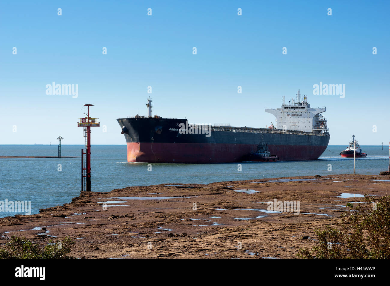 Ore carrier hi-res stock photography and images - Alamy