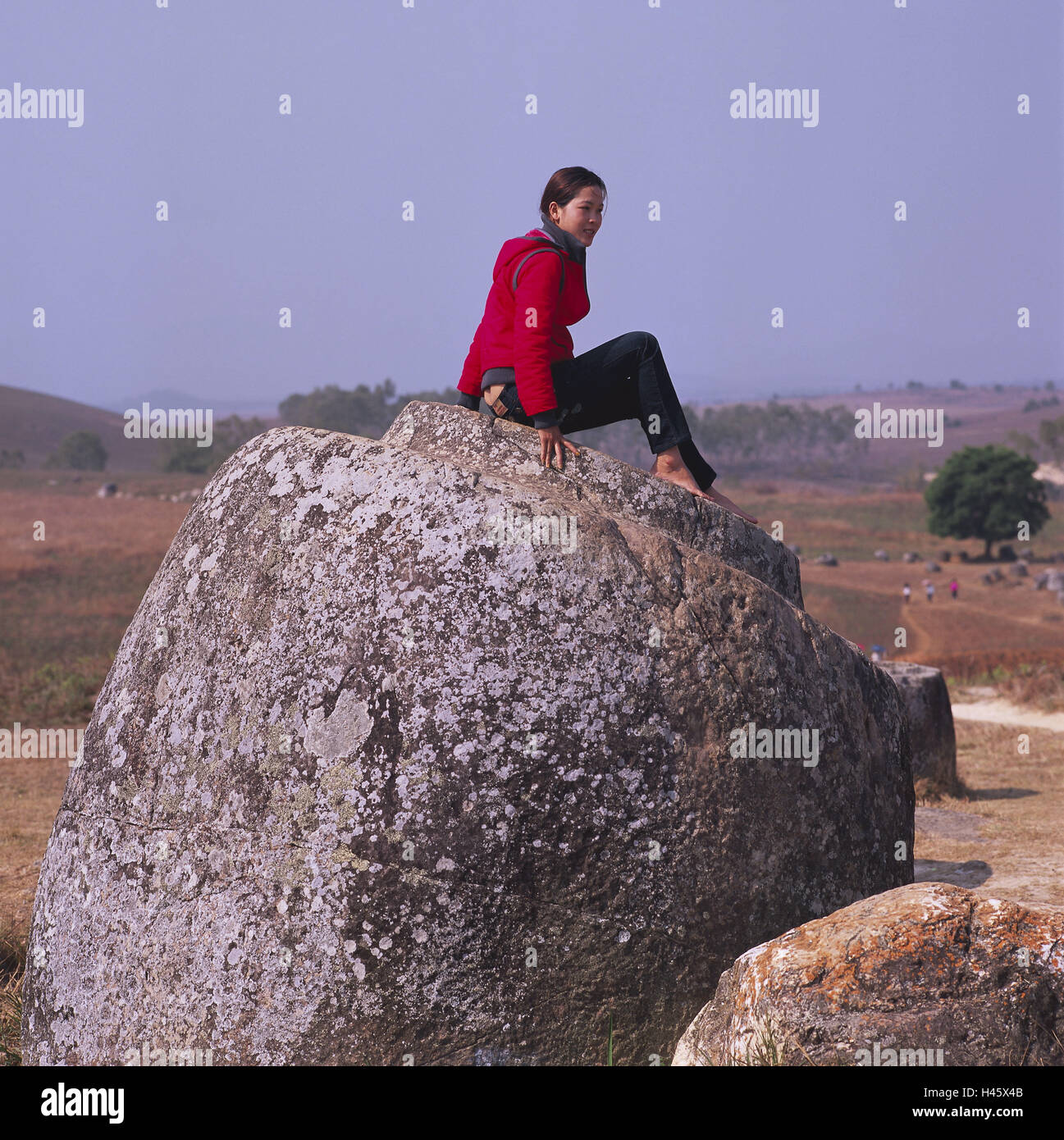 Laos, Xieng Khouang, level the jugs, tone jug, woman, sit, no model ...