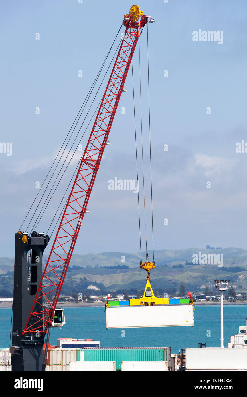 Crane lifting shipping container hi-res stock photography and images ...