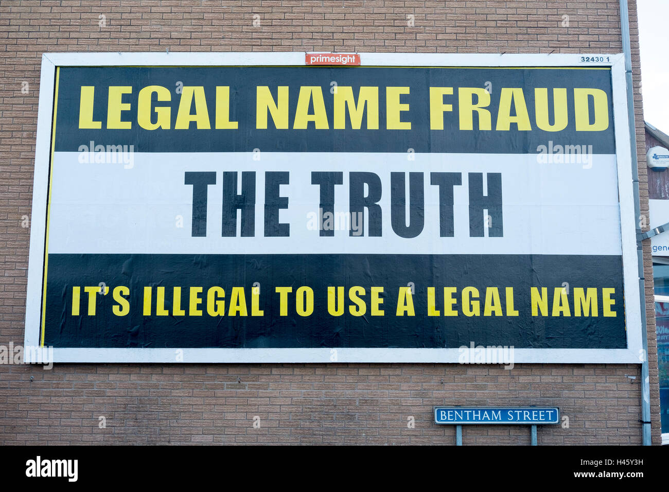 Illegal signs hi-res stock photography and images - Alamy