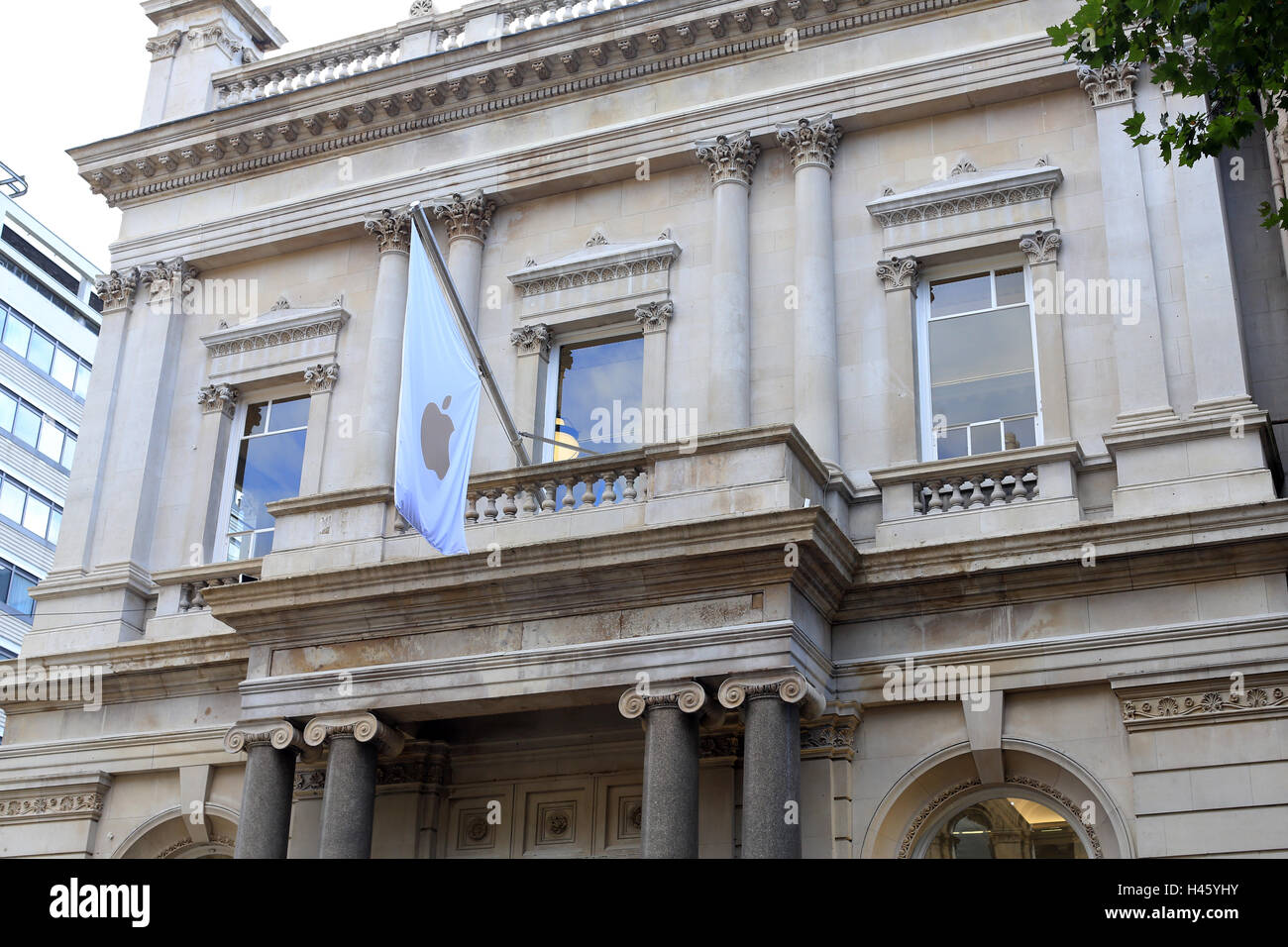Apple store birmingham hi-res stock photography and images - Alamy
