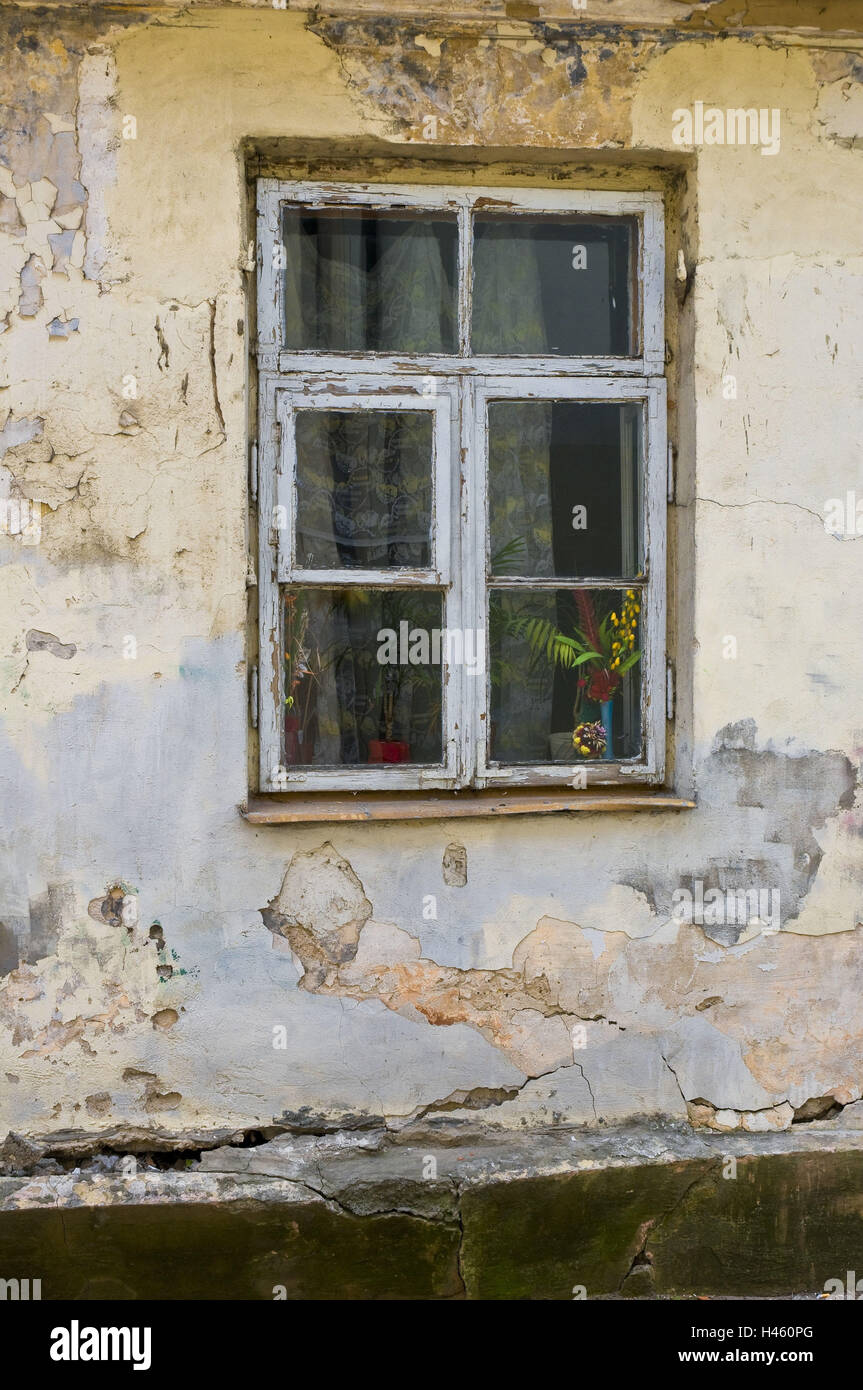 Lithuania, Vilnius, old town, Bernardinu Gatve, house facade, detail ...